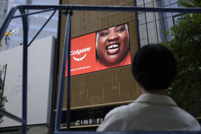 Colgate fait de vos sourires imparfaits son nouveau logo