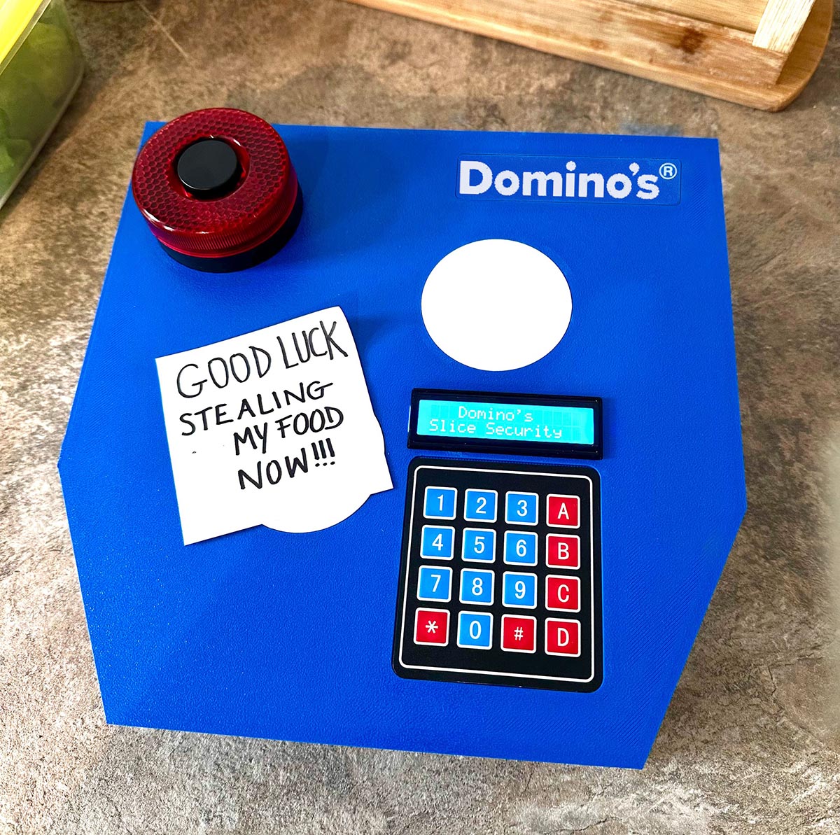 Domino’s crée une boîte à pizza avec un code pour protéger votre repas