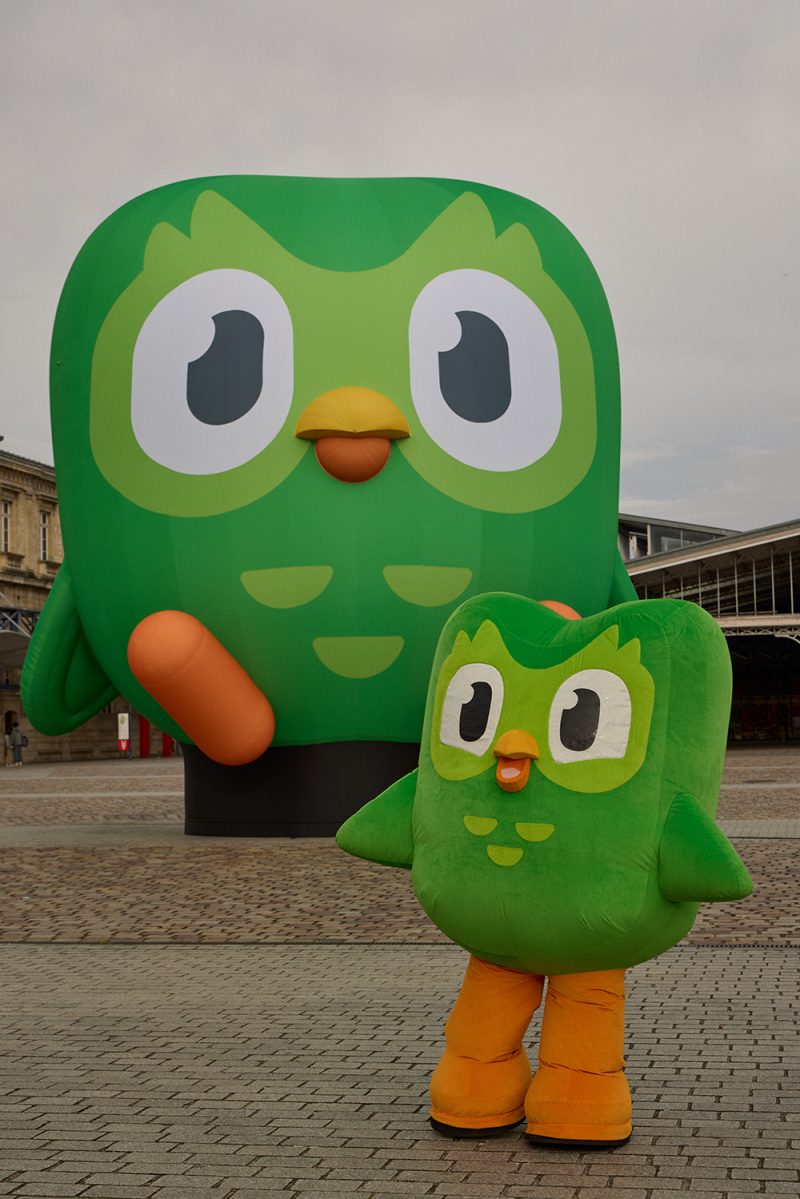 Duolingo fait ressusciter sa mascotte Duo à Paris