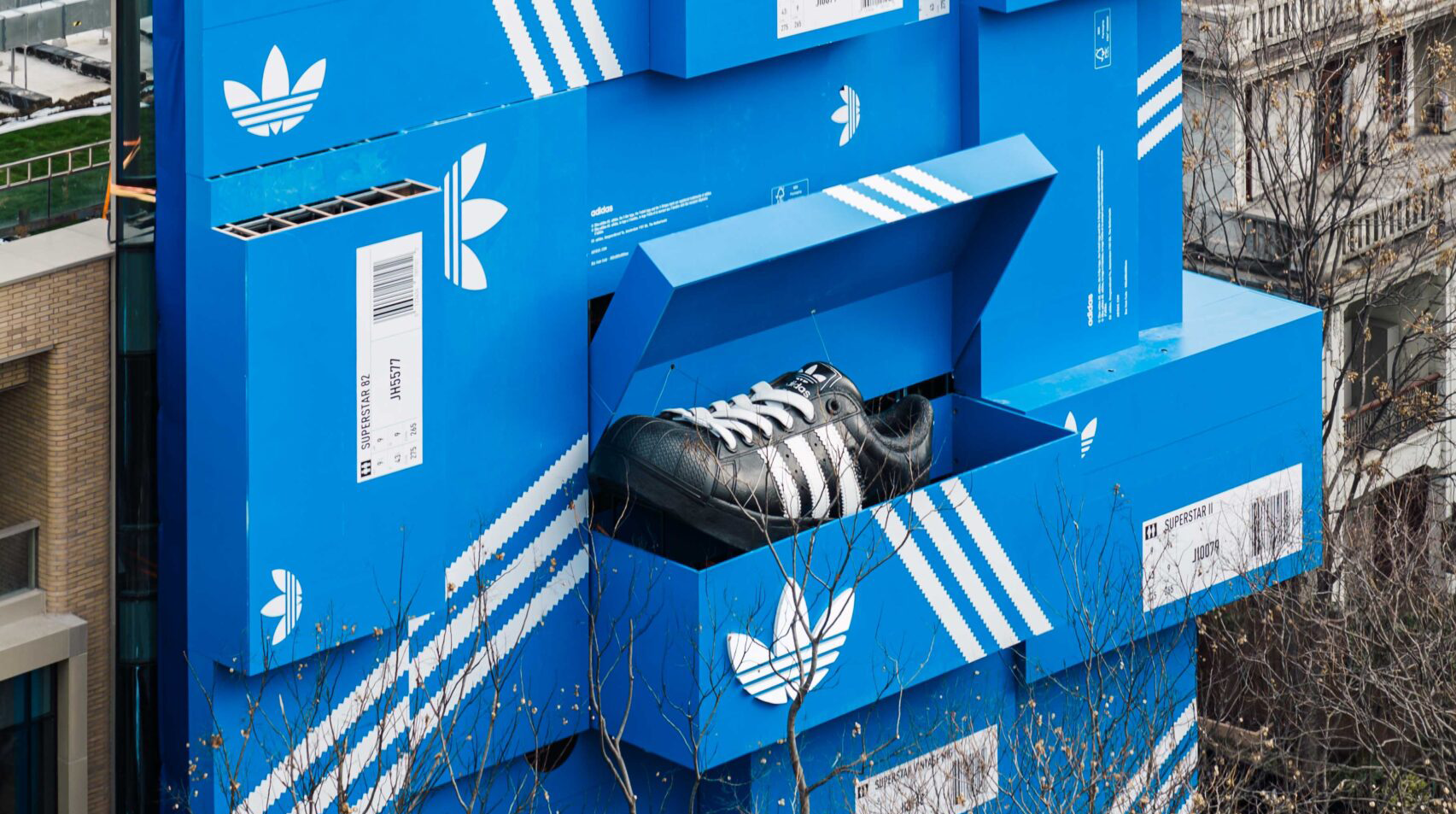 Mangue in France, la nouvelle campagne complètement fruitée d'Oasis