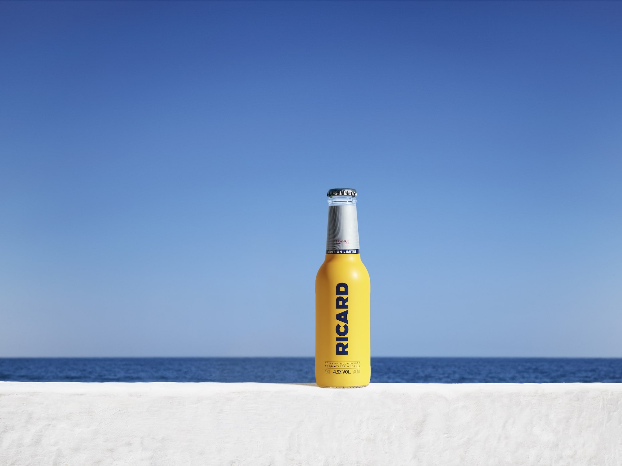 Ricard dévoile une nouvelle bouteille collector et design pour l'été 2025