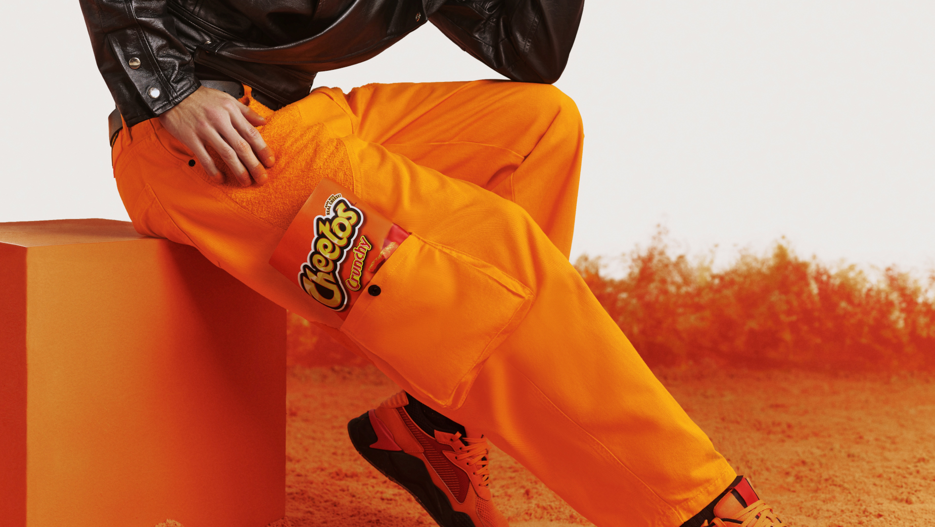 Cheetos lance un pantalon pour essuyer ses doigts pleins de fromage